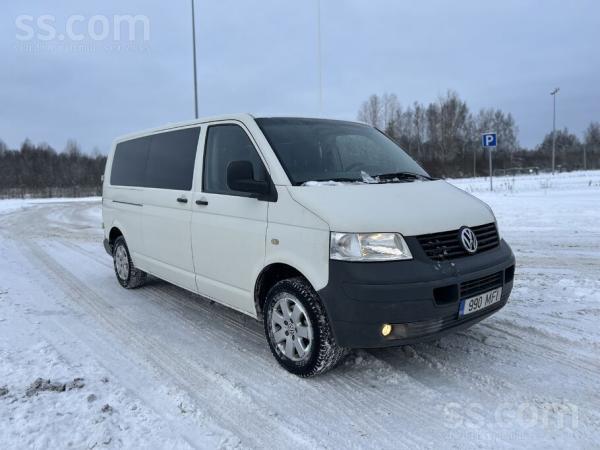 White Volkswagen Caravelle 2007 in Valka, with an engine capacity of 2.50 L and mileage of 302 thousand km for 5450 €, photo 1 on AUTOMOTO.COM.LV