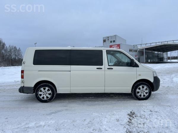 White Volkswagen Caravelle 2007 in Valka, with an engine capacity of 2.50 L and mileage of 302 thousand km for 5450 €, photo 3 on AUTOMOTO.COM.LV