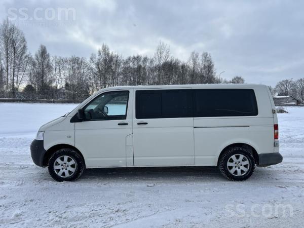 White Volkswagen Caravelle 2007 in Valka, with an engine capacity of 2.50 L and mileage of 302 thousand km for 5450 €, photo 4 on AUTOMOTO.COM.LV