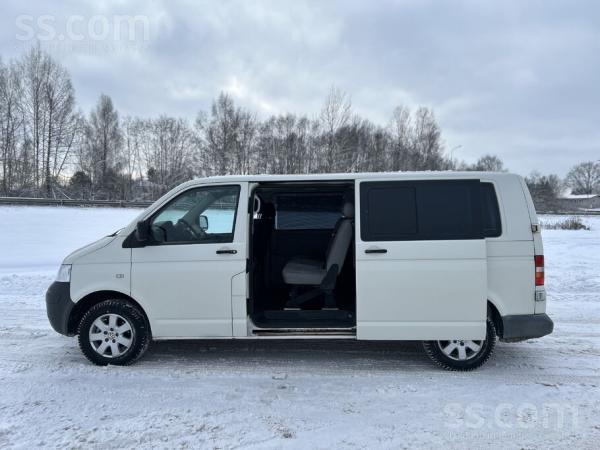 White Volkswagen Caravelle 2007 in Valka, with an engine capacity of 2.50 L and mileage of 302 thousand km for 5450 €, photo 6 on AUTOMOTO.COM.LV