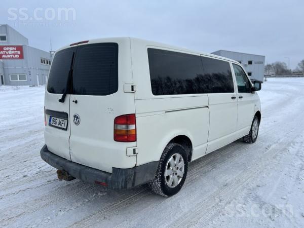White Volkswagen Caravelle 2007 in Valka, with an engine capacity of 2.50 L and mileage of 302 thousand km for 5450 €, photo 7 on AUTOMOTO.COM.LV