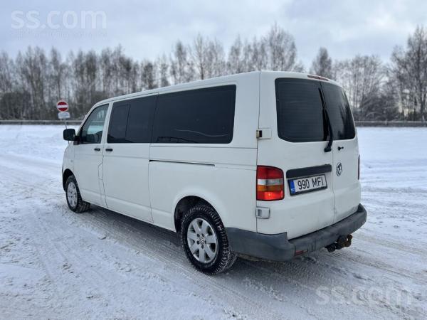 White Volkswagen Caravelle 2007 in Valka, with an engine capacity of 2.50 L and mileage of 302 thousand km for 5450 €, photo 8 on AUTOMOTO.COM.LV