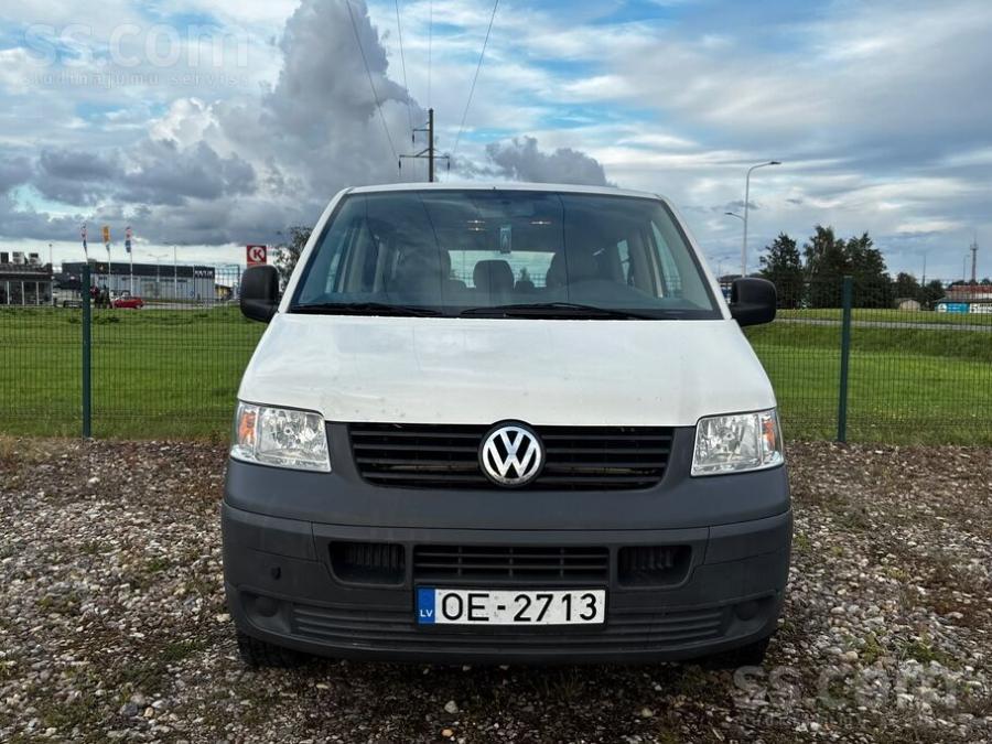 Balts Volkswagen Caravelle 2007 Saldus, ar dzinēja tilpumu 2.50 L un nobraukumu 283 tūkst. km par 6690 €, foto 7 vietnē AUTOMOTO.COM.LV
