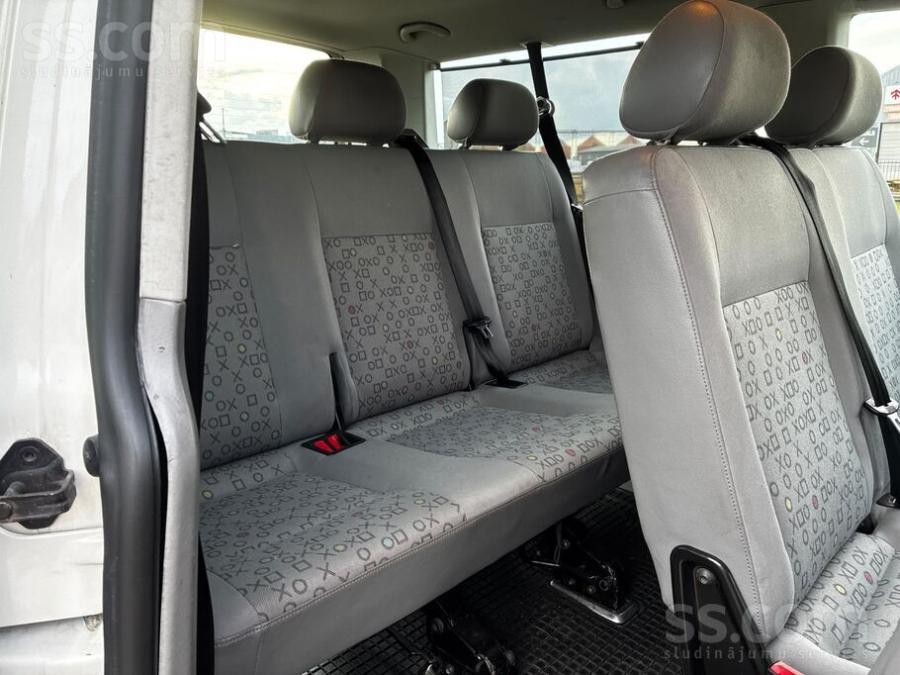 Balts Volkswagen Caravelle 2007 Saldus, ar dzinēja tilpumu 2.50 L un nobraukumu 283 tūkst. km par 6690 €, foto 9 vietnē AUTOMOTO.COM.LV