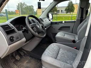 Balts Volkswagen Caravelle 2007 Saldus, ar dzinēja tilpumu 2.50 L un nobraukumu 283 tūkst. km par 6690 €, foto 10 vietnē AUTOMOTO.COM.LV