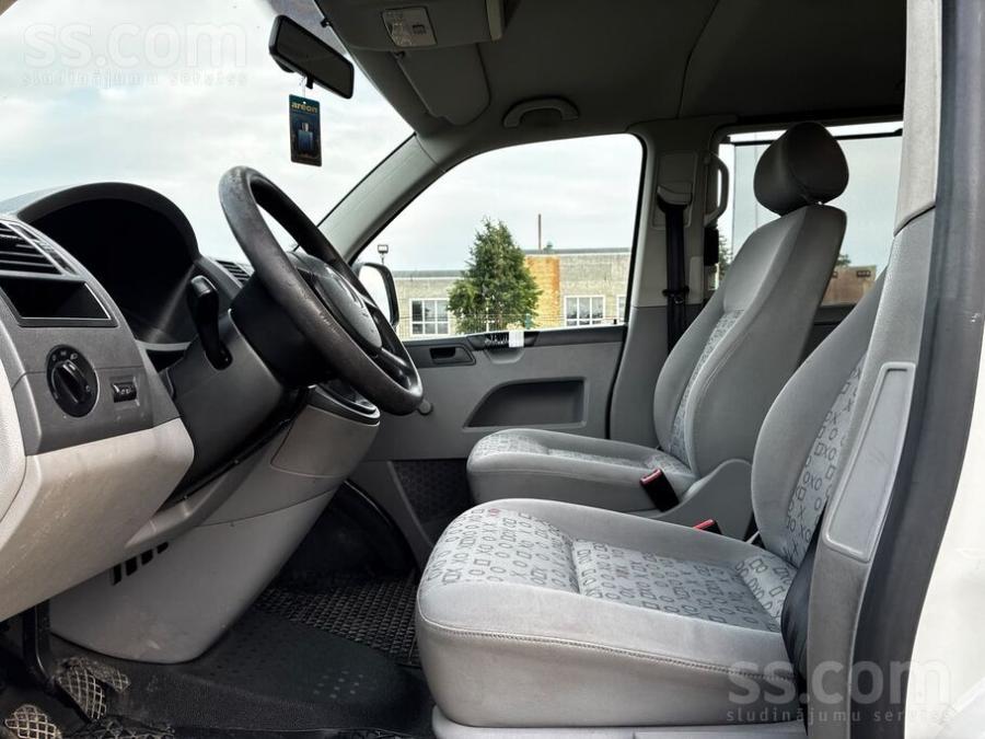 Balts Volkswagen Caravelle 2007 Saldus, ar dzinēja tilpumu 2.50 L un nobraukumu 283 tūkst. km par 6690 €, foto 11 vietnē AUTOMOTO.COM.LV