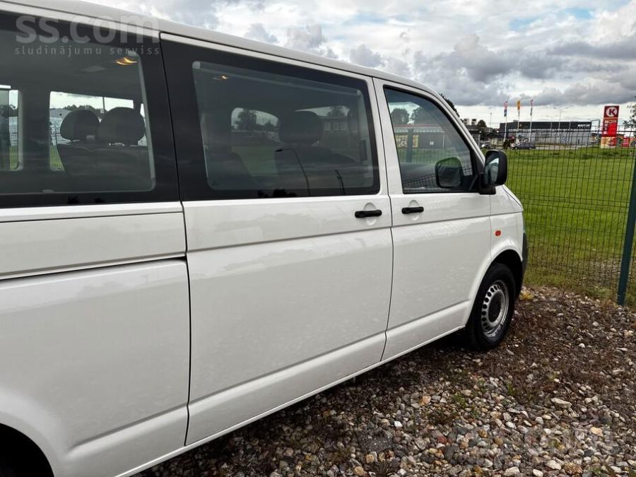 Balts Volkswagen Caravelle 2007 Saldus, ar dzinēja tilpumu 2.50 L un nobraukumu 283 tūkst. km par 6690 €, foto 17 vietnē AUTOMOTO.COM.LV