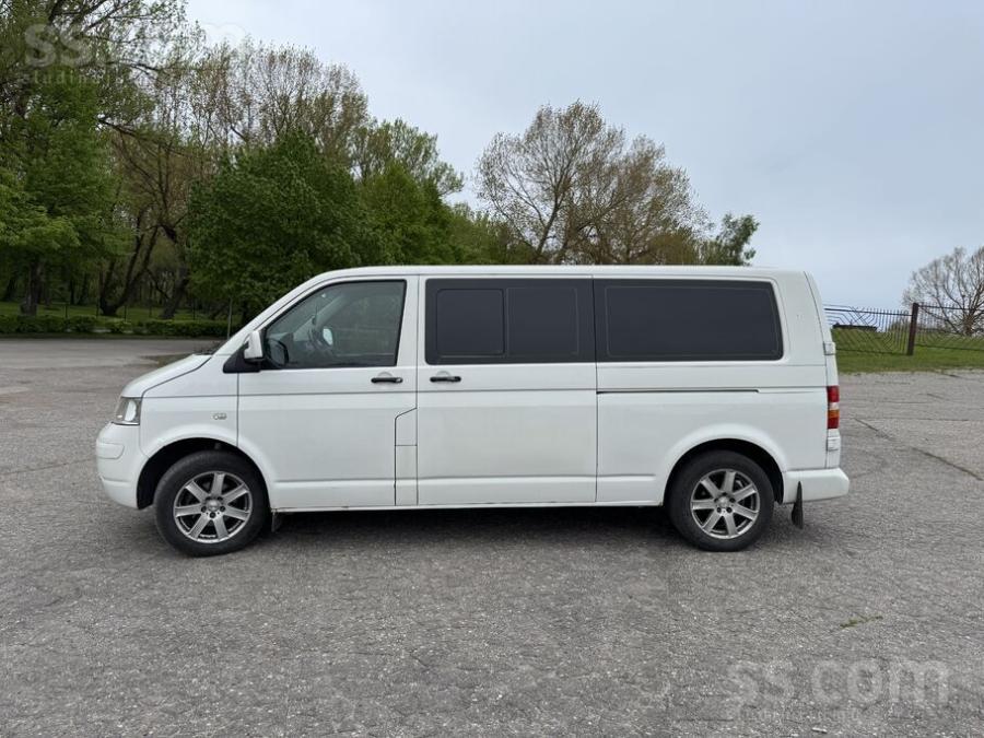 Balts Volkswagen Caravelle 2008 Liepāja, ar dzinēja tilpumu 2.50 L un nobraukumu 259 tūkst. km par 8700 €, foto 1 vietnē AUTOMOTO.COM.LV