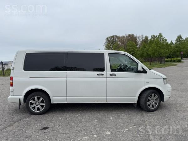 Balts Volkswagen Caravelle 2008 Liepāja, ar dzinēja tilpumu 2.50 L un nobraukumu 259 tūkst. km par 8700 €, foto 2 vietnē AUTOMOTO.COM.LV