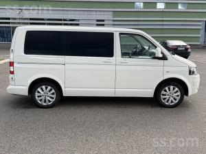 White Volkswagen Caravelle 2008 in Riga, with an engine capacity of 1.90 L and mileage of 265 thousand km for 10900 €, photo 7 on AUTOMOTO.COM.LV