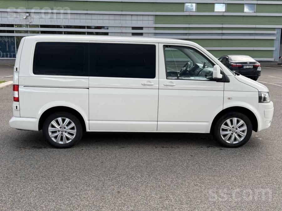 White Volkswagen Caravelle 2008 in Riga, with an engine capacity of 1.90 L and mileage of 265 thousand km for 10900 €, photo 7 on AUTOMOTO.COM.LV