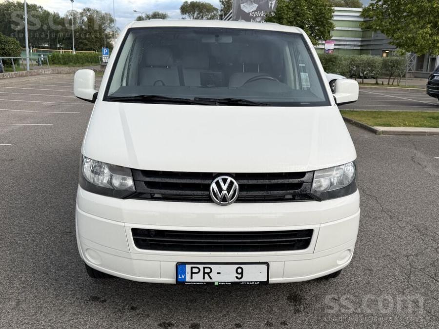 White Volkswagen Caravelle 2008 in Riga, with an engine capacity of 1.90 L and mileage of 265 thousand km for 10900 €, photo 9 on AUTOMOTO.COM.LV