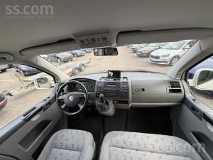 White Volkswagen Caravelle 2008 in Riga, with an engine capacity of 1.90 L and mileage of 265 thousand km for 10900 €, photo 10 on AUTOMOTO.COM.LV
