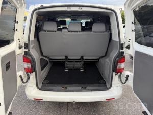 White Volkswagen Caravelle 2008 in Riga, with an engine capacity of 1.90 L and mileage of 265 thousand km for 10900 €, photo 17 on AUTOMOTO.COM.LV