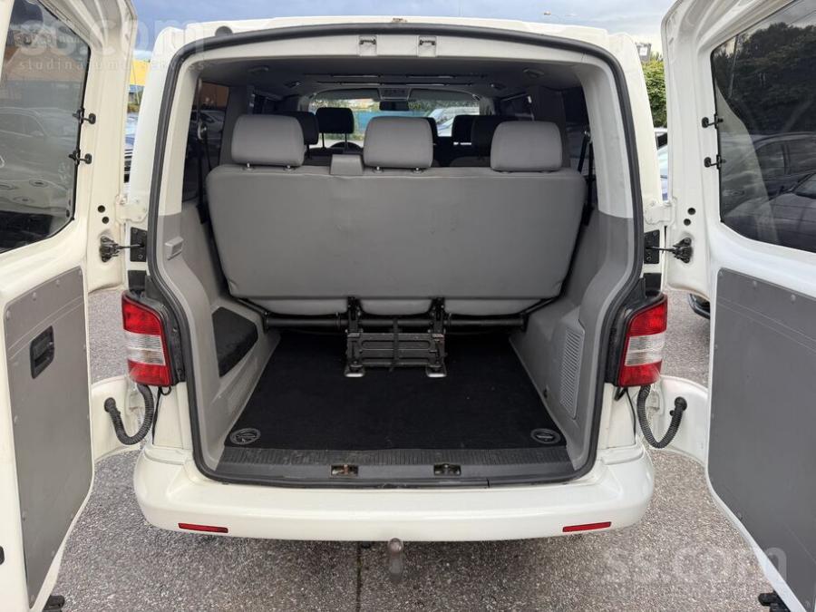White Volkswagen Caravelle 2008 in Riga, with an engine capacity of 1.90 L and mileage of 265 thousand km for 10900 €, photo 17 on AUTOMOTO.COM.LV