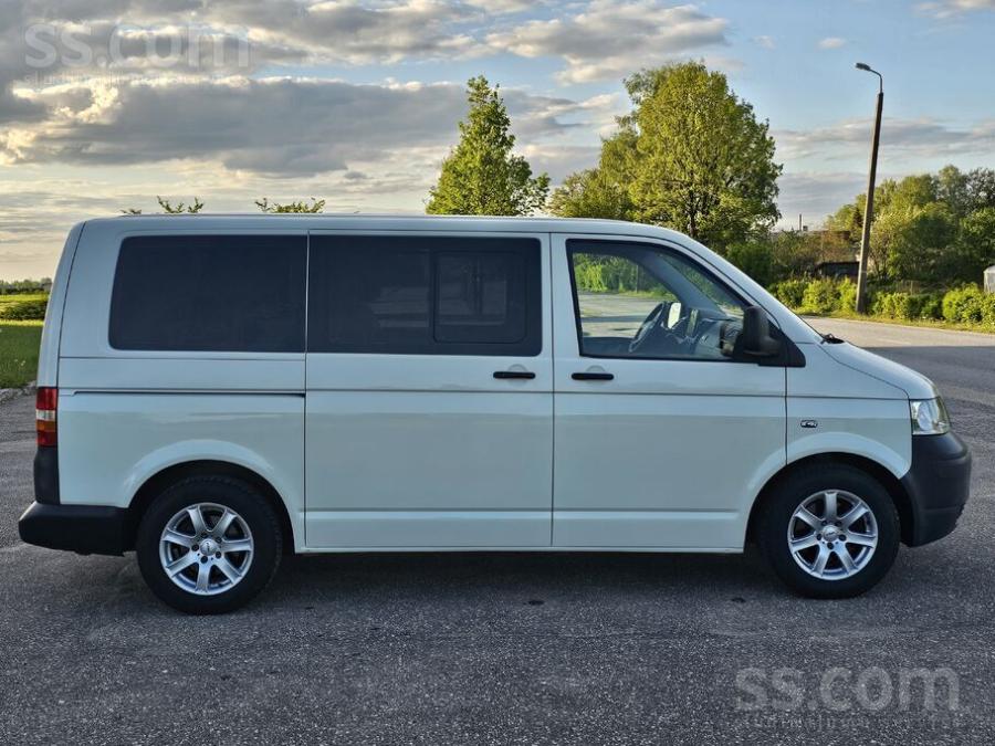 Balts Volkswagen Caravelle 2009 Cēsis, ar dzinēja tilpumu 1.90 L un nobraukumu 298 tūkst. km par 8590 €, foto 2 vietnē AUTOMOTO.COM.LV