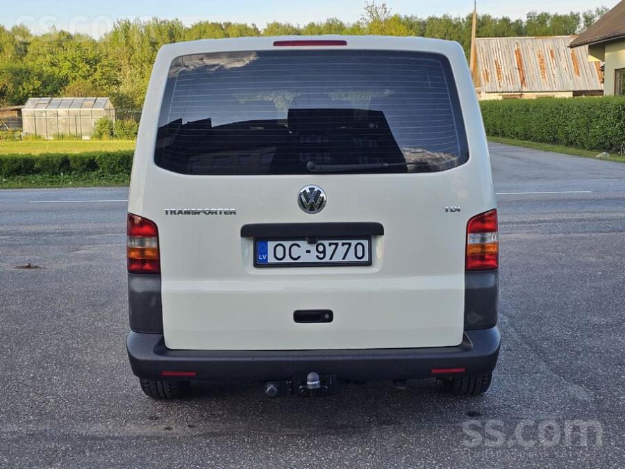 Balts Volkswagen Caravelle 2009 Cēsis, ar dzinēja tilpumu 1.90 L un nobraukumu 298 tūkst. km par 8590 €, foto 4 vietnē AUTOMOTO.COM.LV