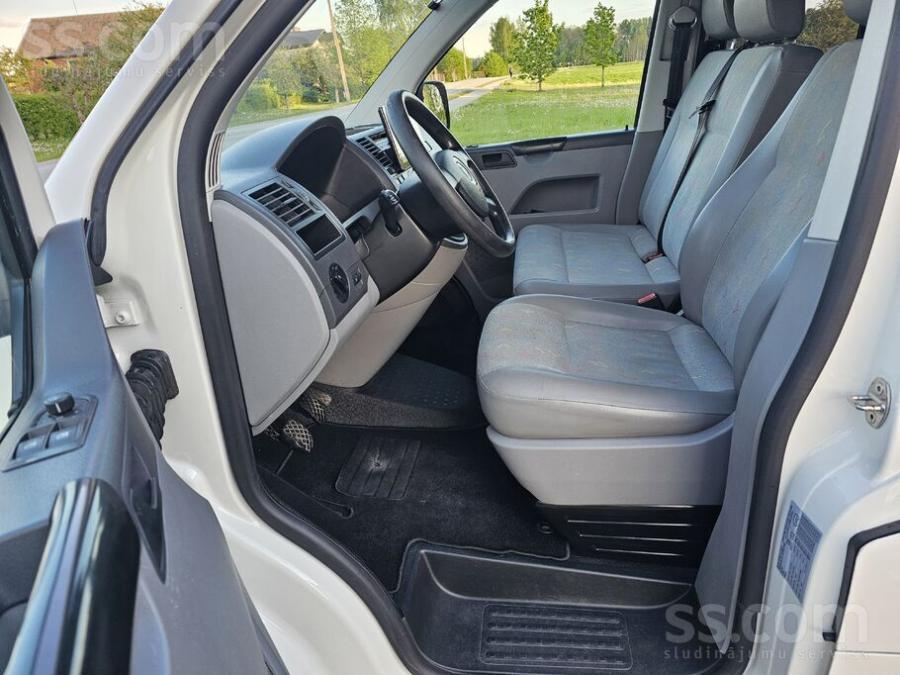 Balts Volkswagen Caravelle 2009 Cēsis, ar dzinēja tilpumu 1.90 L un nobraukumu 298 tūkst. km par 8590 €, foto 9 vietnē AUTOMOTO.COM.LV