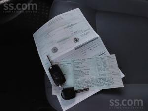 White Volkswagen Caravelle 2009 in Ogre, with an engine capacity of 1.90 L and mileage of 219 thousand km for 51 €, photo 20 on AUTOMOTO.COM.LV