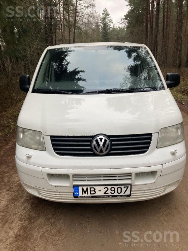 Balts Volkswagen Caravelle 2009 Daugavpils, ar dzinēja tilpumu 2.50 L un nobraukumu 420 tūkst. km par 5000 €, foto 1 vietnē AUTOMOTO.COM.LV