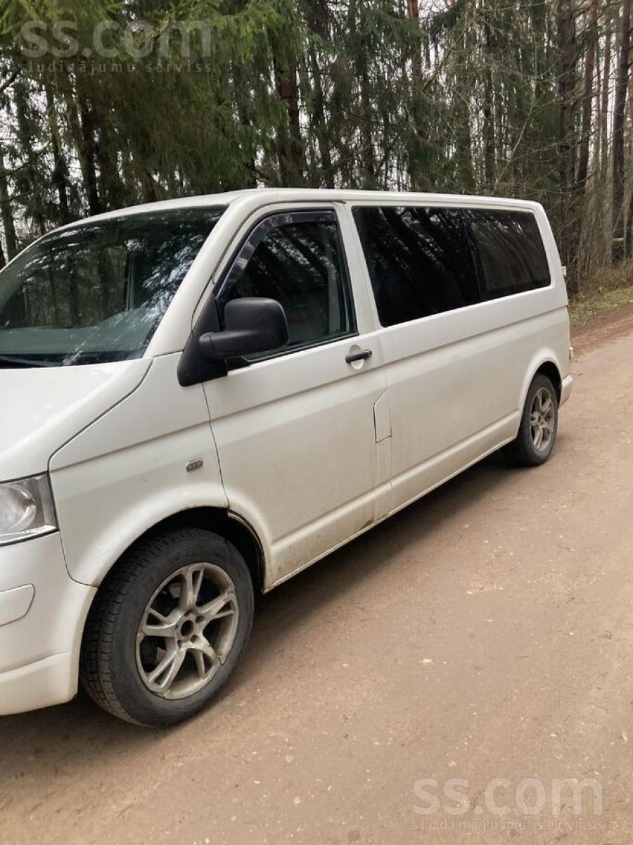Balts Volkswagen Caravelle 2009 Daugavpils, ar dzinēja tilpumu 2.50 L un nobraukumu 420 tūkst. km par 5000 €, foto 3 vietnē AUTOMOTO.COM.LV