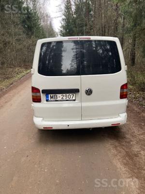 Balts Volkswagen Caravelle 2009 Daugavpils, ar dzinēja tilpumu 2.50 L un nobraukumu 420 tūkst. km par 5000 €, foto 4 vietnē AUTOMOTO.COM.LV