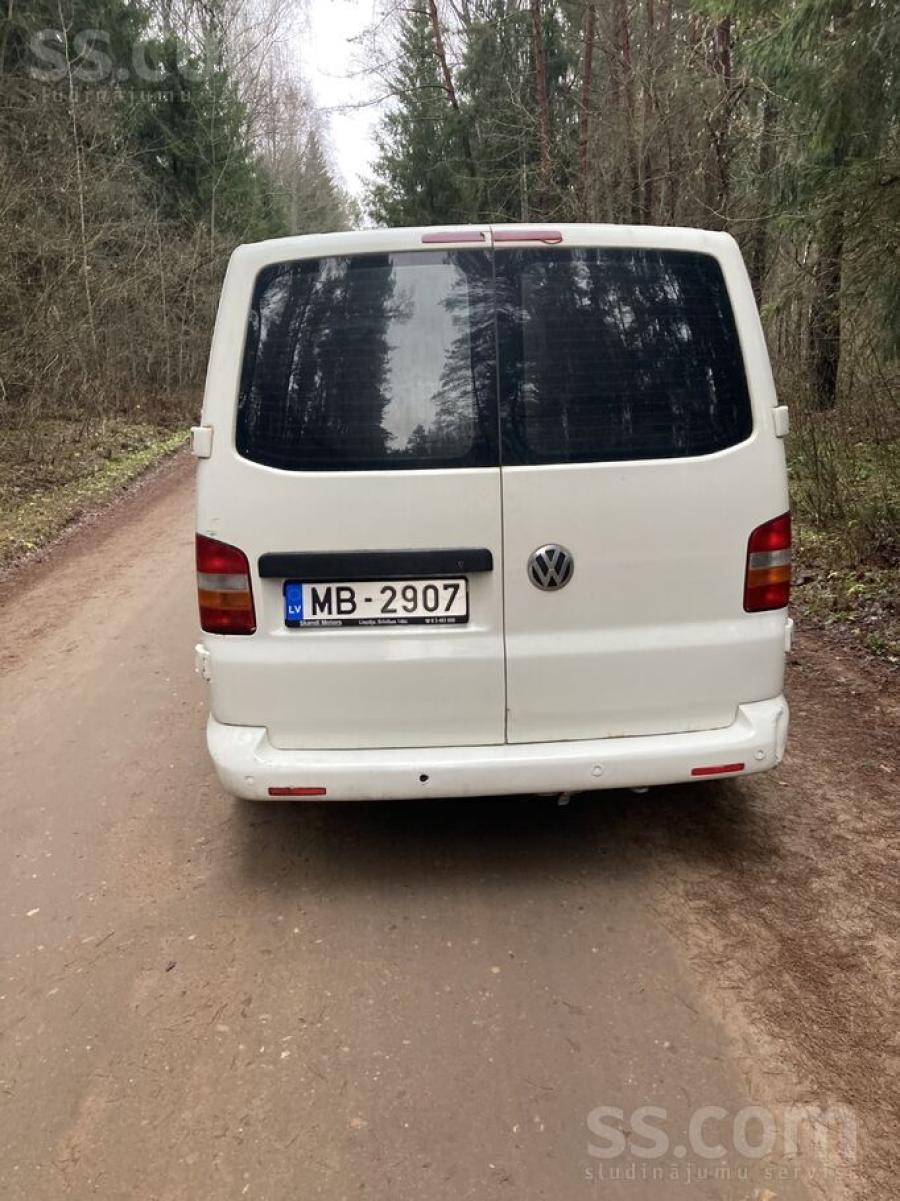 Balts Volkswagen Caravelle 2009 Daugavpils, ar dzinēja tilpumu 2.50 L un nobraukumu 420 tūkst. km par 5000 €, foto 4 vietnē AUTOMOTO.COM.LV