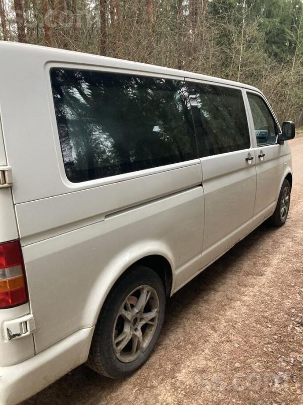 Balts Volkswagen Caravelle 2009 Daugavpils, ar dzinēja tilpumu 2.50 L un nobraukumu 420 tūkst. km par 5000 €, foto 4 vietnē AUTOMOTO.COM.LV