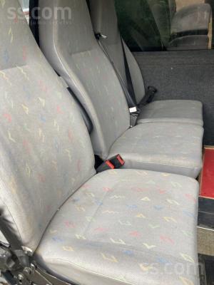 Balts Volkswagen Caravelle 2009 Daugavpils, ar dzinēja tilpumu 2.50 L un nobraukumu 420 tūkst. km par 5000 €, foto 8 vietnē AUTOMOTO.COM.LV