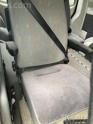 Balts Volkswagen Caravelle 2009 Daugavpils, ar dzinēja tilpumu 2.50 L un nobraukumu 420 tūkst. km par 5000 €, foto 9 vietnē AUTOMOTO.COM.LV