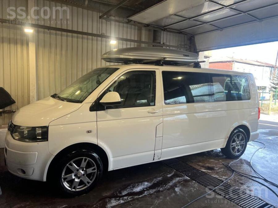 Balts Volkswagen Caravelle 2011 Rīga, ar dzinēja tilpumu 2.00 L un nobraukumu 485 tūkst. km par 9000 €, foto 1 vietnē AUTOMOTO.COM.LV