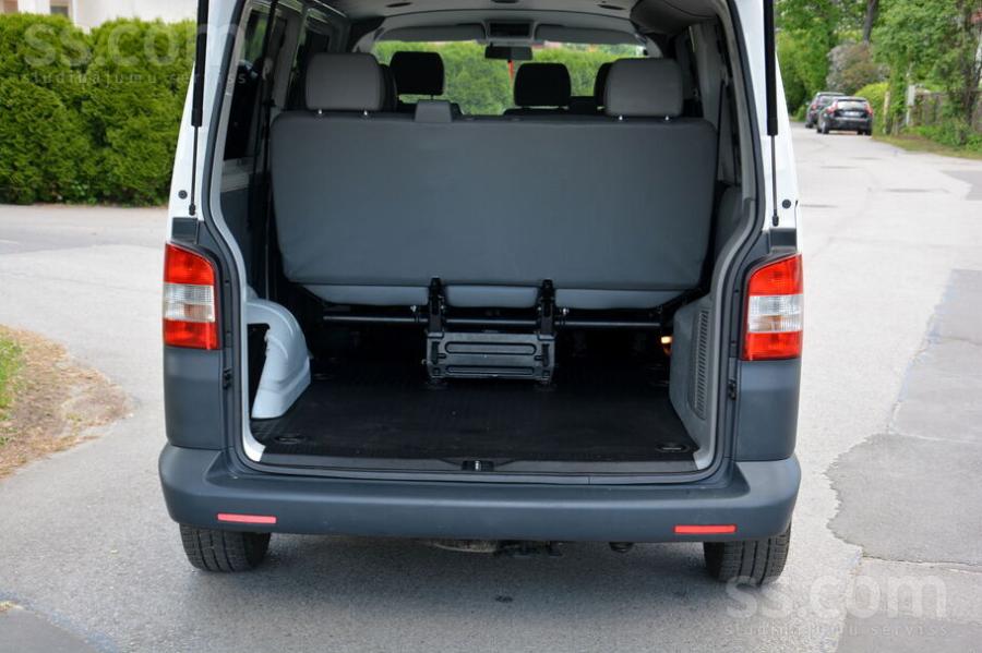Balts Volkswagen Caravelle 2011 Rīga, ar dzinēja tilpumu 2.00 L un nobraukumu 305 tūkst. km par 10499 €, foto 14 vietnē AUTOMOTO.COM.LV