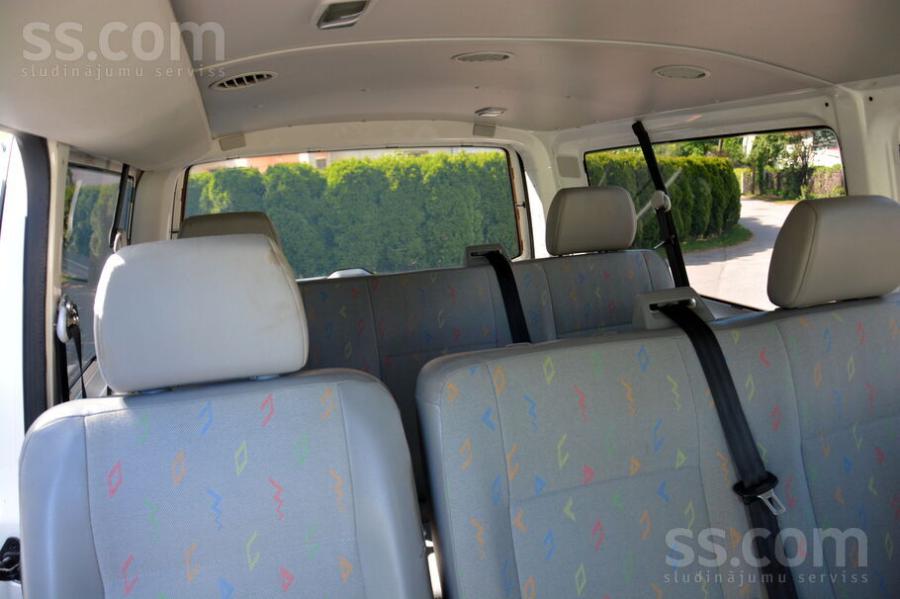 Balts Volkswagen Caravelle 2011 Rīga, ar dzinēja tilpumu 2.00 L un nobraukumu 305 tūkst. km par 10499 €, foto 22 vietnē AUTOMOTO.COM.LV