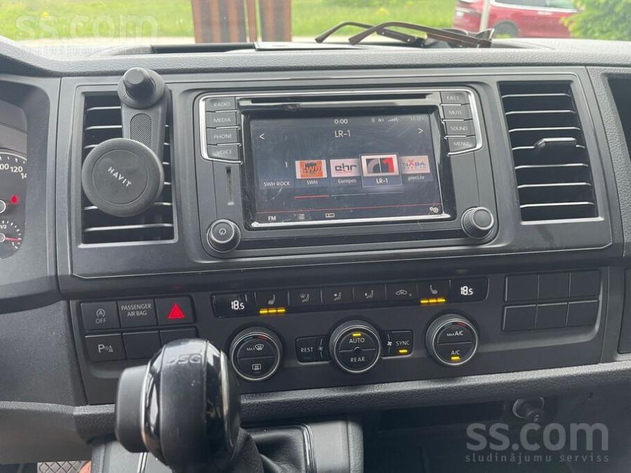 Balts Volkswagen Caravelle 2017 Ogre, ar dzinēja tilpumu 2.00 L un nobraukumu 235 tūkst. km par 20500 €, foto 14 vietnē AUTOMOTO.COM.LV