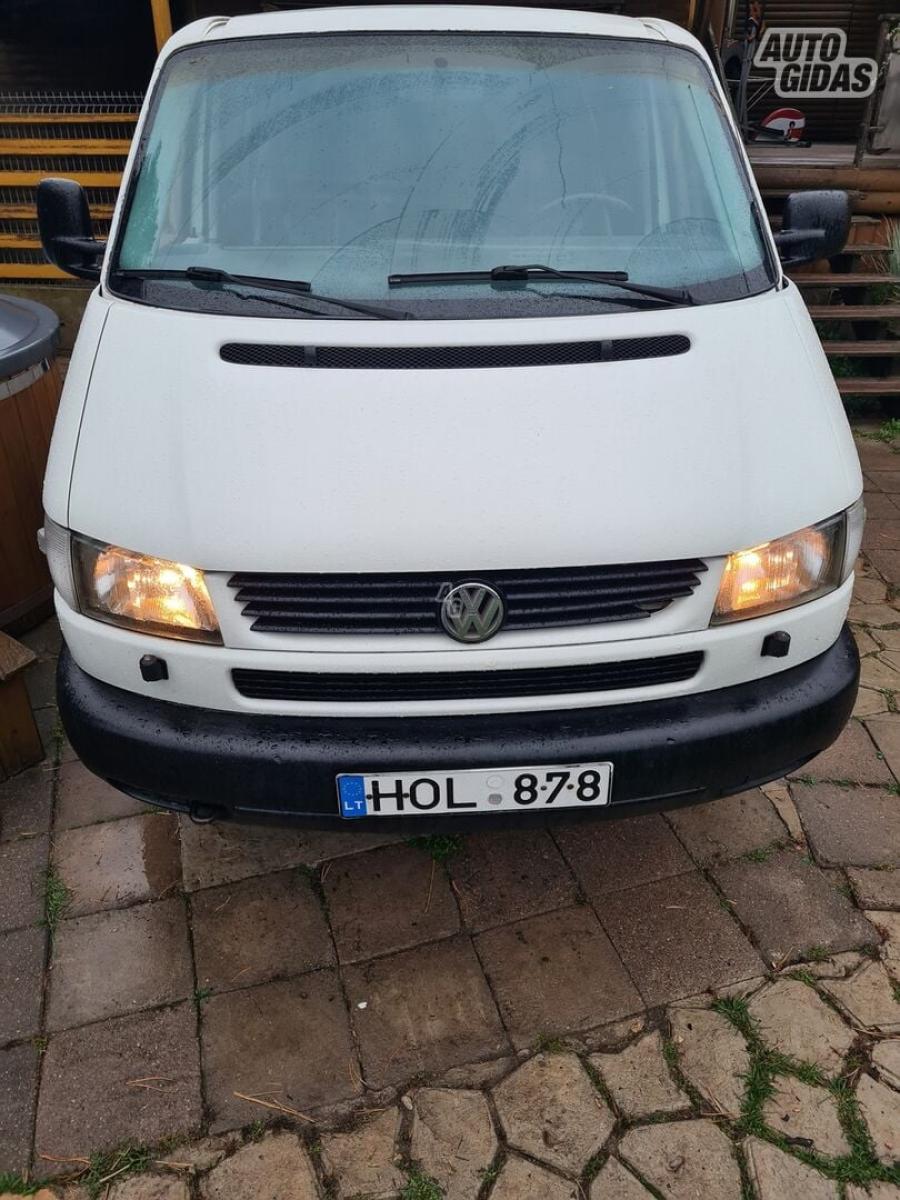 White Volkswagen Caravelle 1996 in Vilnius, with an engine capacity of 2.50 L and mileage of 634 thousand km for 3000 €, photo 1 on AUTOMOTO.COM.LV