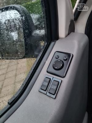 White Volkswagen Caravelle 1996 in Vilnius, with an engine capacity of 2.50 L and mileage of 634 thousand km for 3000 €, photo 17 on AUTOMOTO.COM.LV