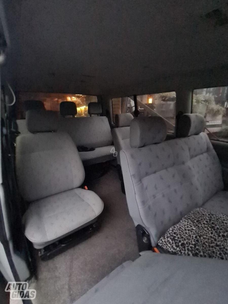 White Volkswagen Caravelle 1996 in Vilnius, with an engine capacity of 2.50 L and mileage of 634 thousand km for 3000 €, photo 18 on AUTOMOTO.COM.LV