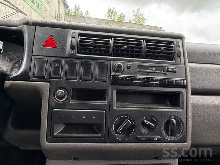 Balts Volkswagen Caravelle 2000 Daugavpils, ar dzinēja tilpumu 2.50 L un nobraukumu 0 tūkst. km par 4690 €, foto 12 vietnē AUTOMOTO.COM.LV