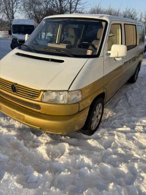 White Volkswagen Caravelle 2001 in Panevezys, with an engine capacity of 2.50 L and mileage of 460 thousand km for 3900 €, photo 3 on AUTOMOTO.COM.LV