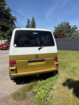 Balts Volkswagen Caravelle 2001 Panevēža, ar dzinēja tilpumu 2.50 L un nobraukumu 590 tūkst. km par 2650 €, foto 3 vietnē AUTOMOTO.COM.LV