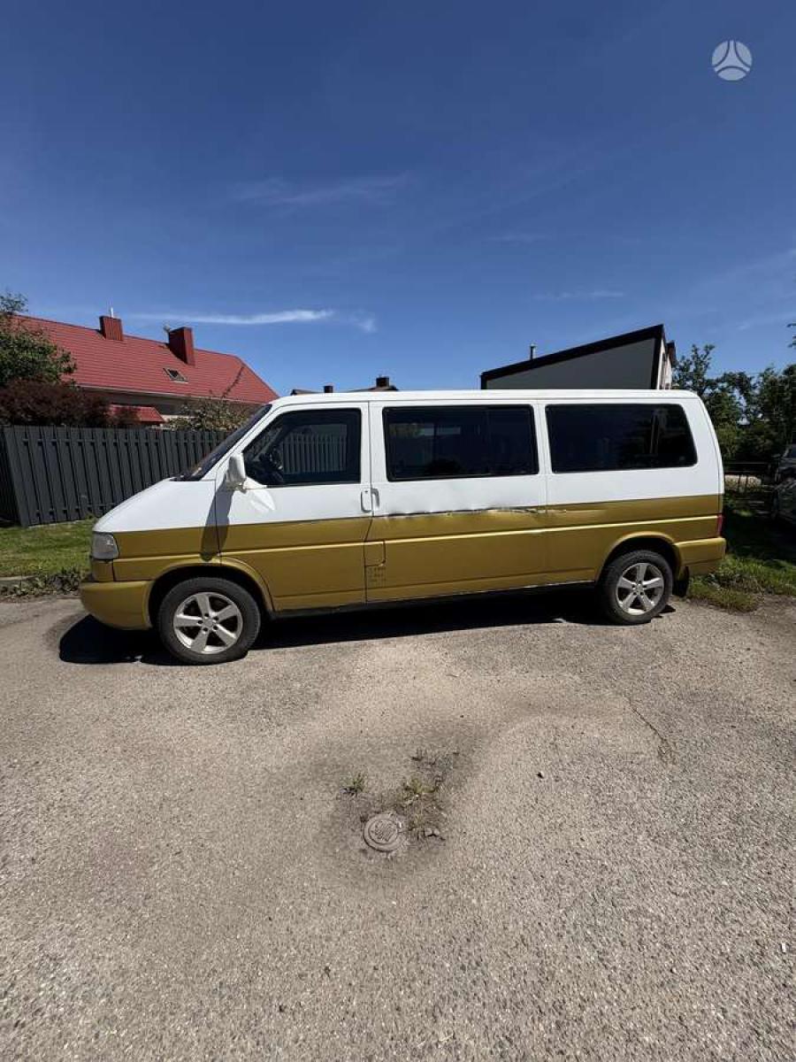 Balts Volkswagen Caravelle 2001 Panevēža, ar dzinēja tilpumu 2.50 L un nobraukumu 590 tūkst. km par 2650 €, foto 5 vietnē AUTOMOTO.COM.LV
