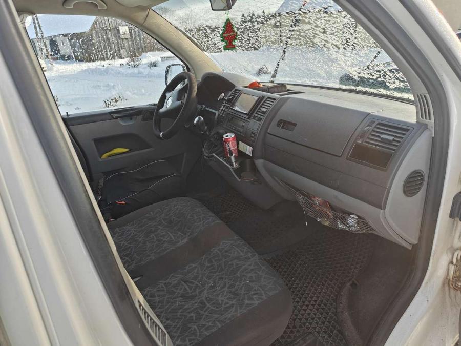 Balts Volkswagen Caravelle 2006 Kelmė, ar dzinēja tilpumu 1.90 L un nobraukumu 388 tūkst. km par 3700 €, foto 6 vietnē AUTOMOTO.COM.LV