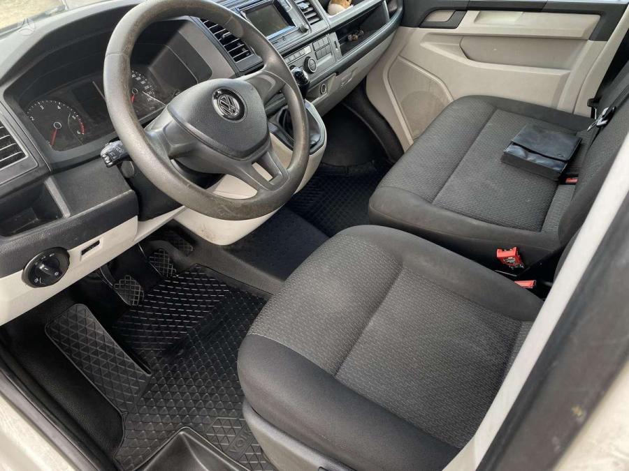 Balts Volkswagen Caravelle 2017 Viļņa, ar dzinēja tilpumu 1.97 L un nobraukumu 498 tūkst. km par 7800 €, foto 10 vietnē AUTOMOTO.COM.LV