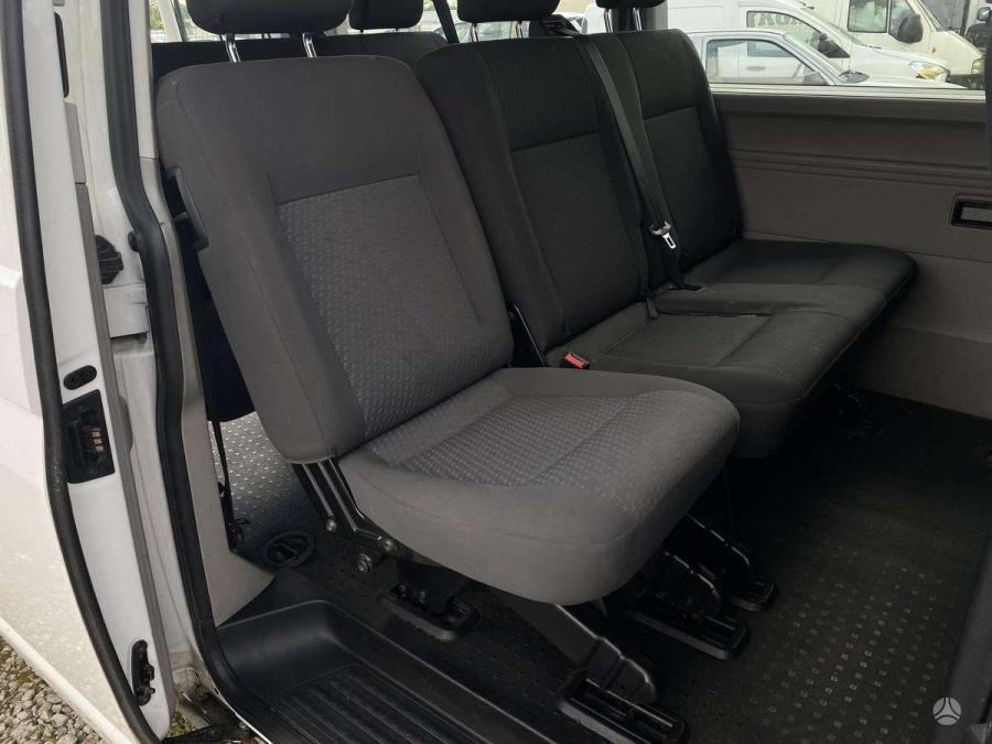 Balts Volkswagen Caravelle 2017 Viļņa, ar dzinēja tilpumu 1.97 L un nobraukumu 498 tūkst. km par 7800 €, foto 14 vietnē AUTOMOTO.COM.LV