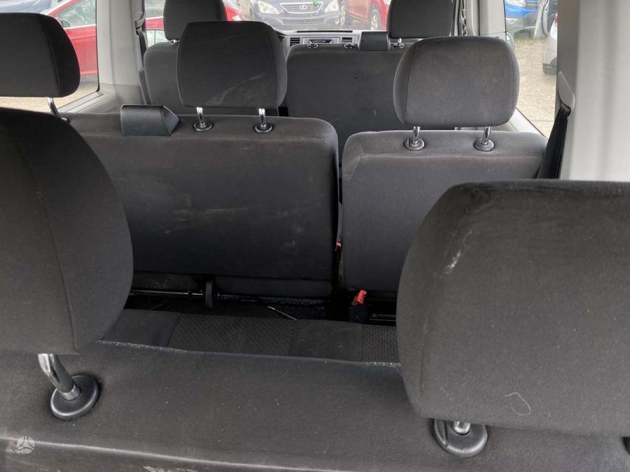 Balts Volkswagen Caravelle 2017 Viļņa, ar dzinēja tilpumu 1.97 L un nobraukumu 498 tūkst. km par 7800 €, foto 15 vietnē AUTOMOTO.COM.LV