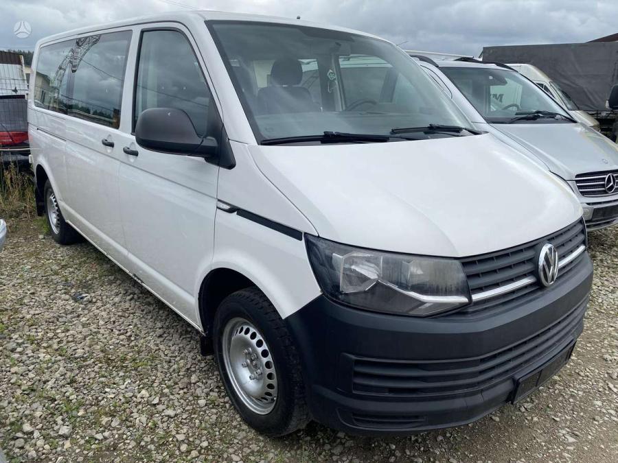 Balts Volkswagen Caravelle 2017 Viļņa, ar dzinēja tilpumu 1.97 L un nobraukumu 498 tūkst. km par 7800 €, foto 6 vietnē AUTOMOTO.COM.LV