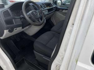 Balts Volkswagen Caravelle 2017 Viļņa, ar dzinēja tilpumu 1.97 L un nobraukumu 498 tūkst. km par 7800 €, foto 11 vietnē AUTOMOTO.COM.LV