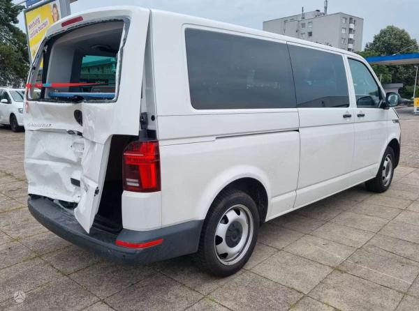 Volkswagen Caravelle 2020 in Siauliai on AUTOMOTO.COM.LV White Volkswagen Caravelle 2020 in Siauliai, with an engine capacity of 1.97 L and mileage of 93 thousand km for 21900 €, photo 4 on AUTOMOTO.COM.LV