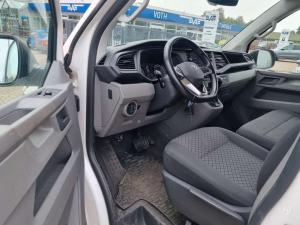 White Volkswagen Caravelle 2020 in Siauliai, with an engine capacity of 1.97 L and mileage of 93 thousand km for 21900 €, photo 6 on AUTOMOTO.COM.LV