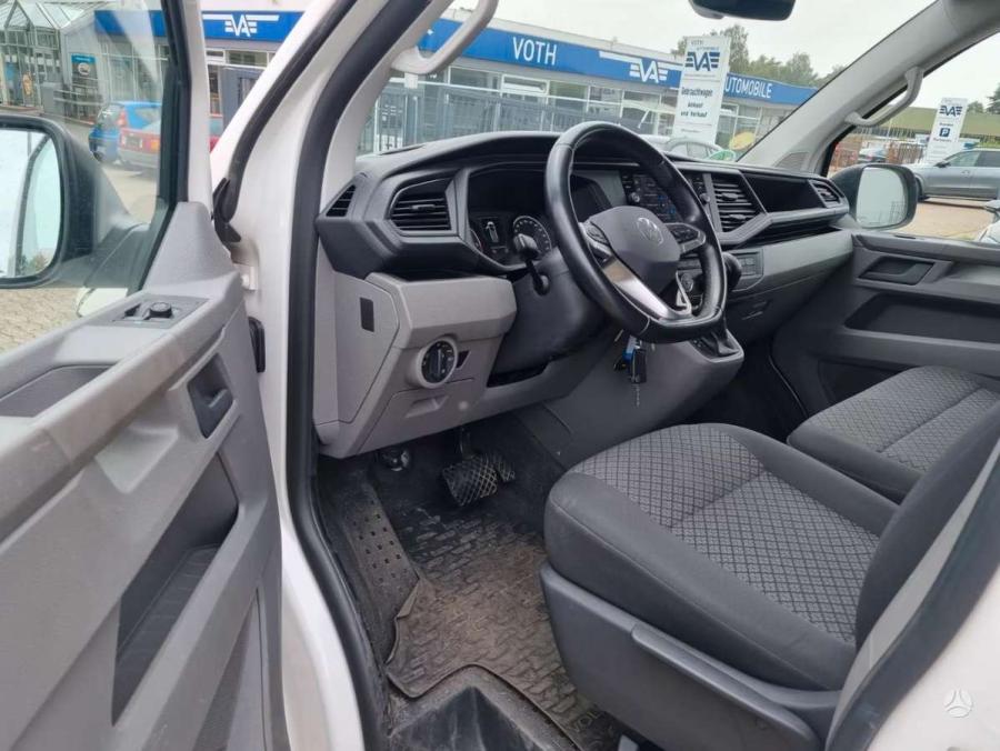 White Volkswagen Caravelle 2020 in Siauliai, with an engine capacity of 1.97 L and mileage of 93 thousand km for 21900 €, photo 6 on AUTOMOTO.COM.LV